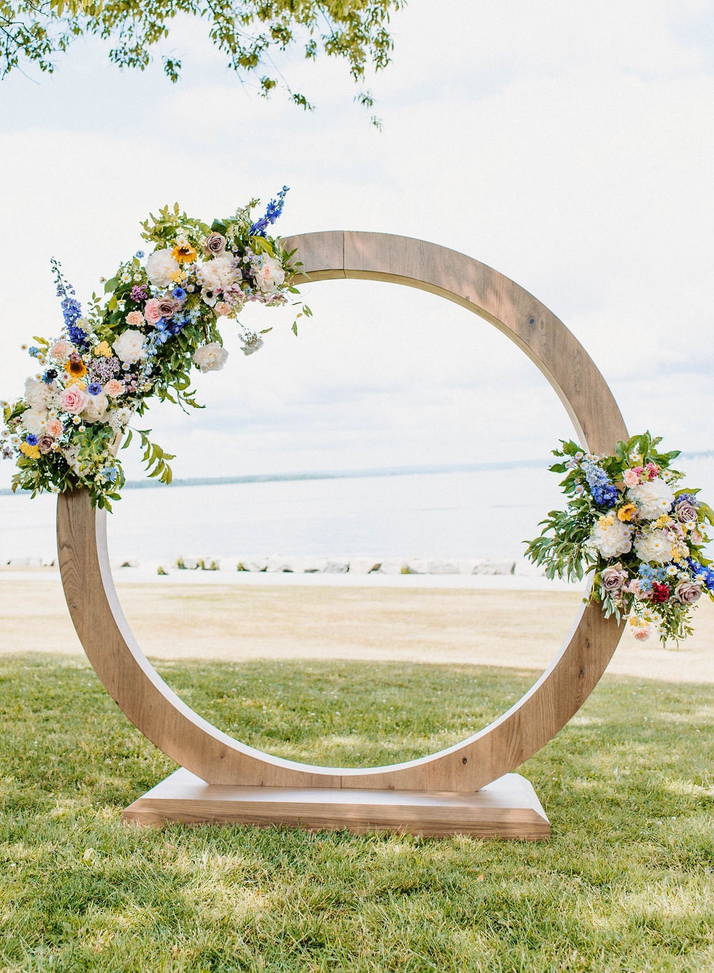 simple circle wedding arch